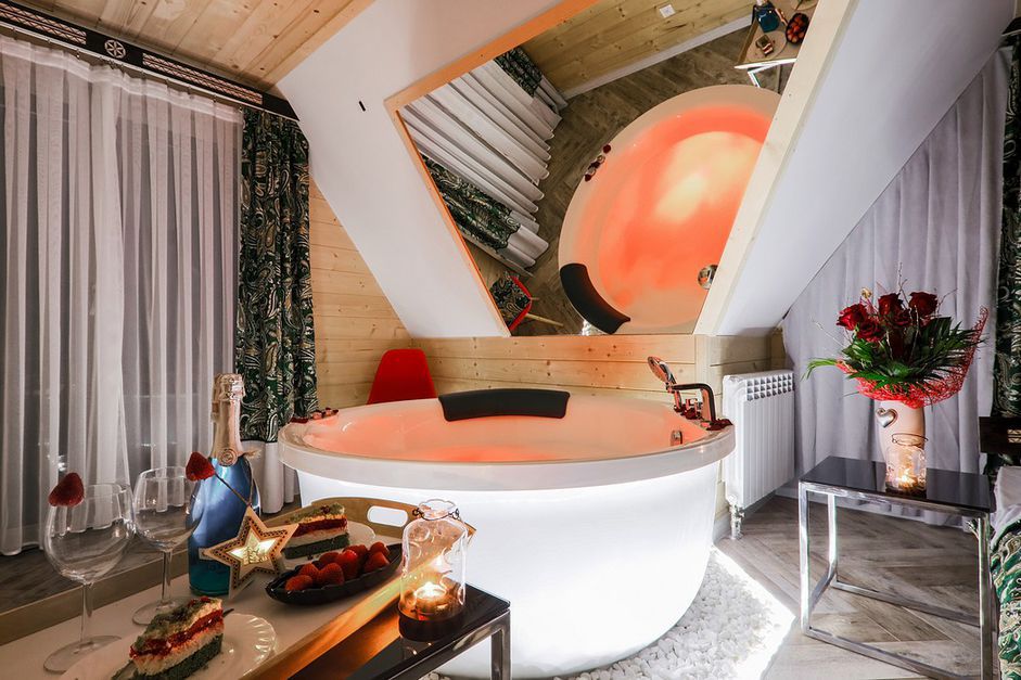 Pokoje I Apartamenty Z Prywatnym Jacuzzi W Pokoju Lub Na Tarasie 💦